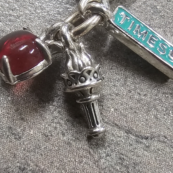 Pandora | Jewelry | Authentic Pandora Nyc Apple Torch And Street Sign ...